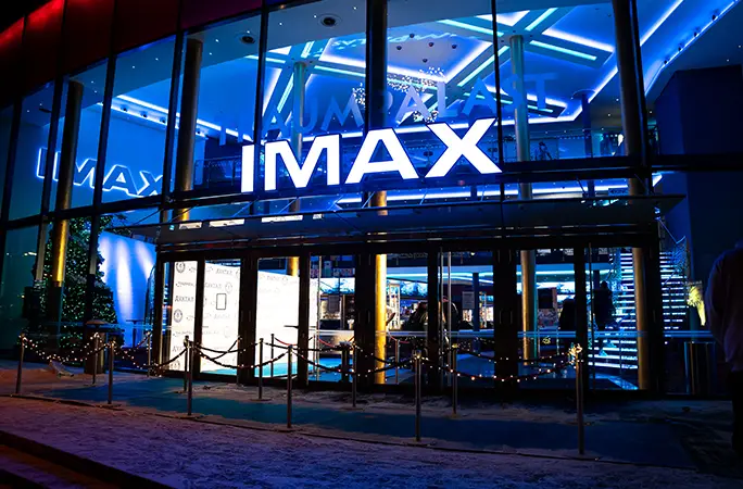 Größte permanente IMAX-Leinwand in Deutschland enthüllt | Guinness ...