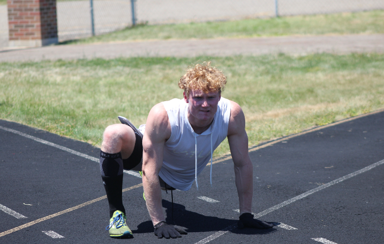 Fastest 50 m running on all fours (backwards) | Guinness World Records