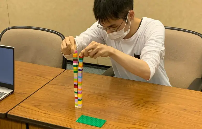 Most LEGO® picked up with one brick in each hand in 30 seconds ...