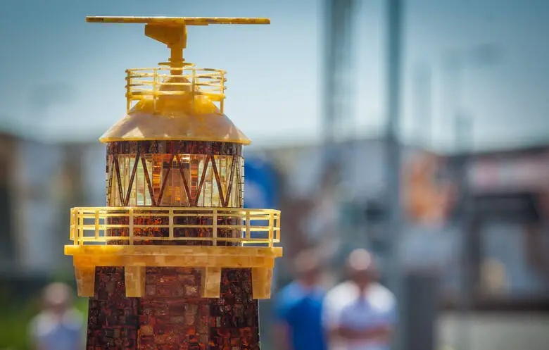 Largest amber sculpture | Guinness World Records