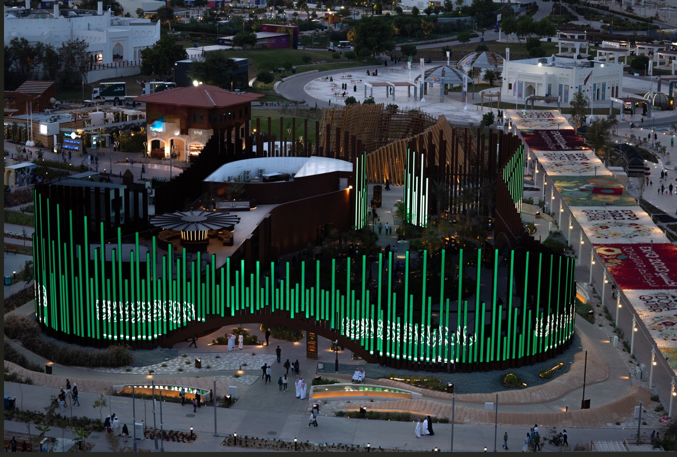 Largest display of exterior LED screens | Guinness World Records