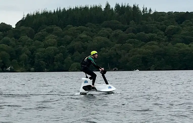 Fastest 1 km on a hydrofoil e-bike | Guinness World Records