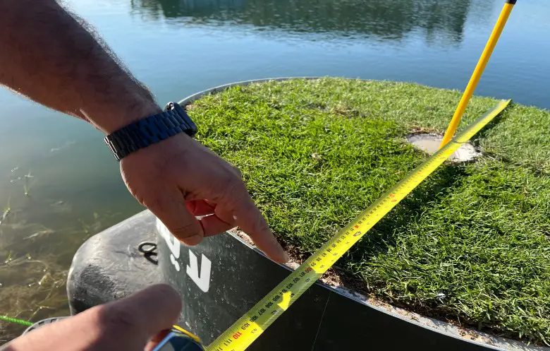 Smallest floating golf green | Guinness World Records