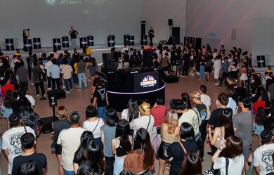 Most people shaking drink cans simultaneously | Guinness World Records