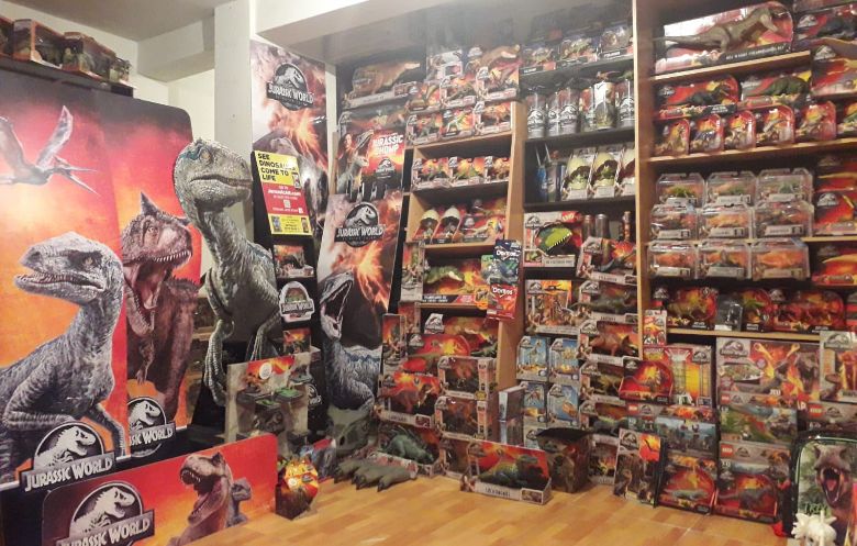 Largest collection of dinosaur-related items | Guinness World Records