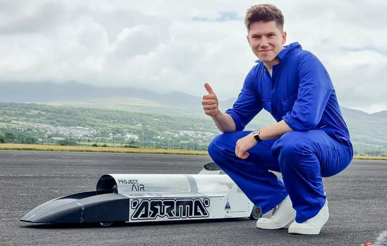 Fastest speed achieved by a remote controlled (RC) jet powered car ...