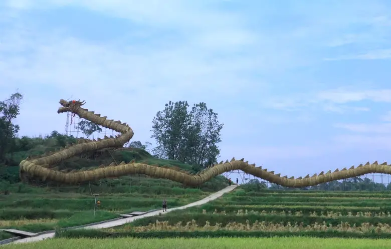 Largest straw sculpture (supported) | Guinness World Records